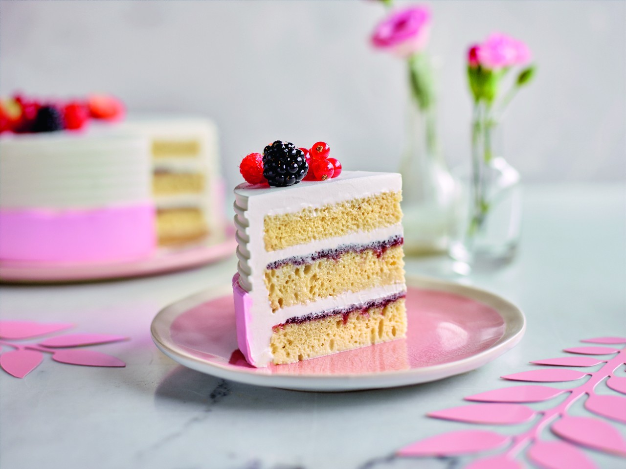 Ambiante – a whippable topping excellent for cake decoration | Puratos