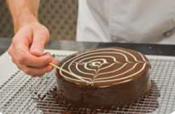 Swirled Enrobed Cake - Puratos